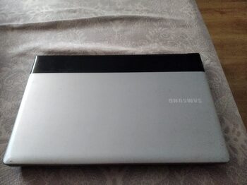 Pirkti samsung series 3 NP300E5A
