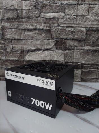 Pirkti 700W Thermaltake TR2 S 80+ PLUS | ENEBA