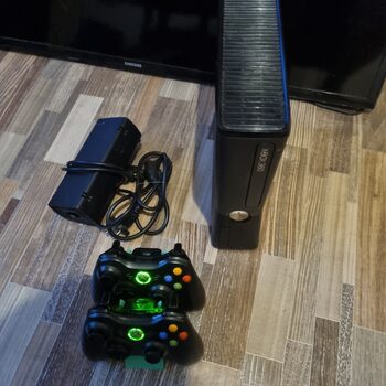 Comprar Xbox 250 GB+ 2 pultai su stovu | ENEBA