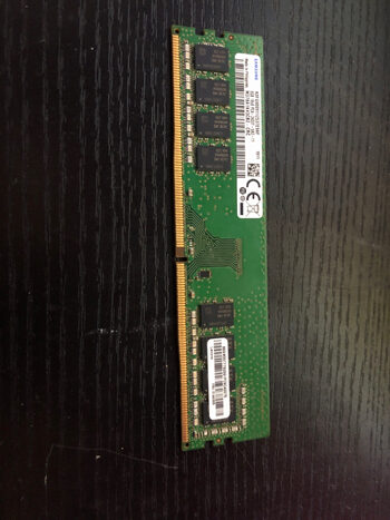 Comprar Samsung 8 GB (1 x 8 GB) DDR4-2400 Green PC RAM | ENEBA