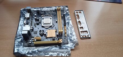 Pirkti ASUS H81M-R Micro ATX DDR3 LGA1150 1 x PCI-E x16 Slots Motherboard