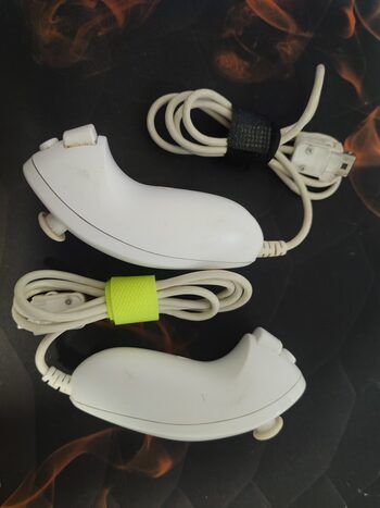 Comprar Lot de 2 Nunchuk blanc officiels